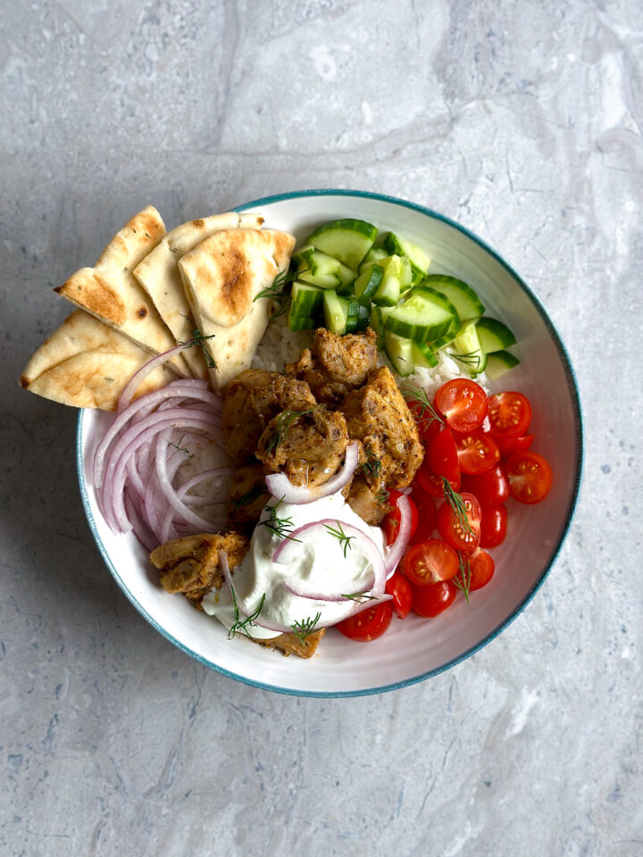 Easy Greek Chicken Bowl Recipe (with rice) - Maja's Recipes
