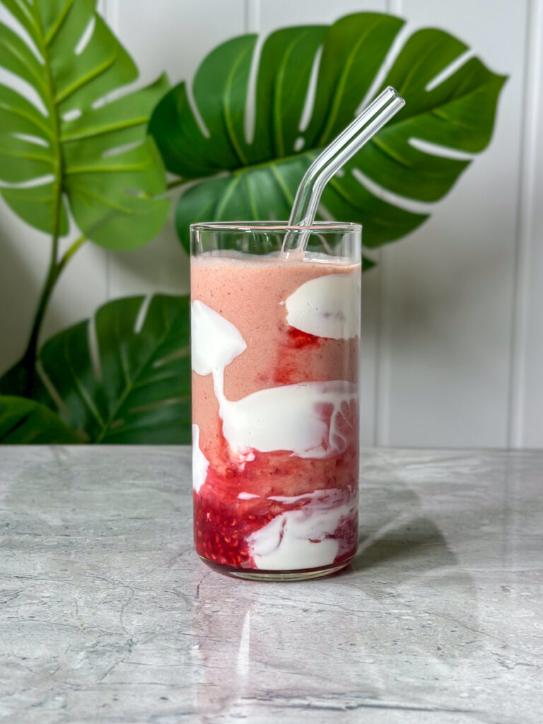 Hailey Bieber's Viral Simple Smoothie Recipe (Erewhon) - Maja's Recipes