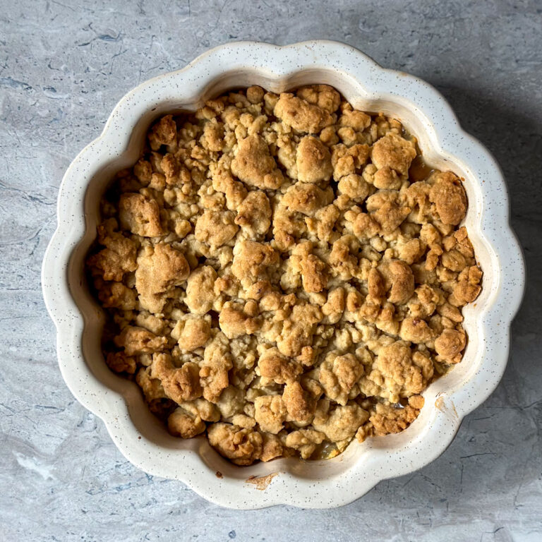 Easy Delicious Pear Crumble (Best Recipe) - Maja's Recipes