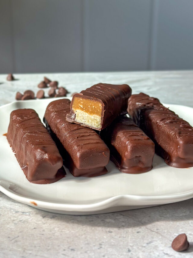 Easy and Healthy Date Snickers Recipe - Maja's Recipes