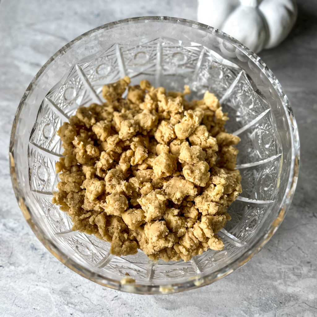 Easy Delicious Pear Crumble (Best Recipe) - Maja's Recipes