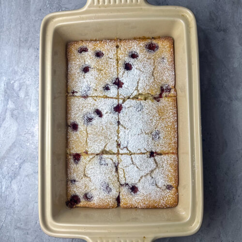 Raspberry Sheet Pan Cake Recipe - Maja's Recipes