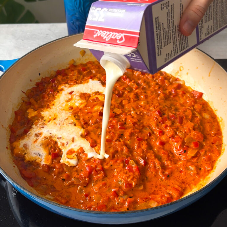 Easy roasted red pepper pasta sauce (Creamy Recipe) - Maja's Recipes