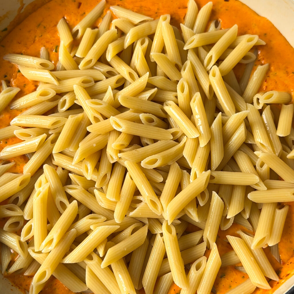 Easy roasted red pepper pasta sauce (Creamy Recipe) - Maja's Recipes