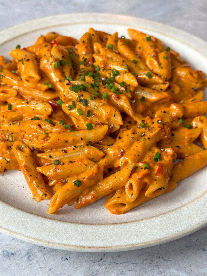 Easy roasted red pepper pasta sauce (Creamy Recipe) - Maja's Recipes