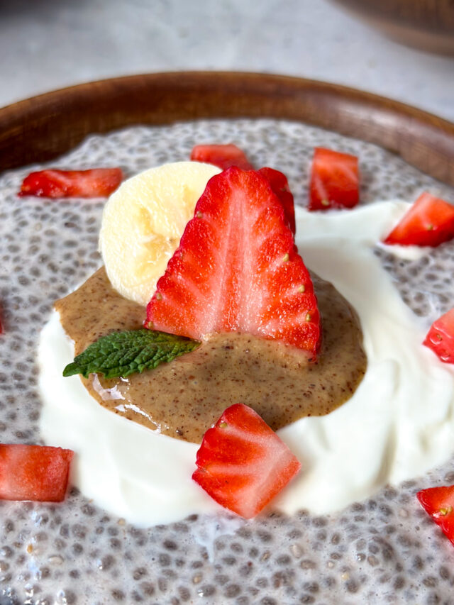 Hailey Bieber's Viral Simple Smoothie Recipe (Erewhon) - Maja's Recipes